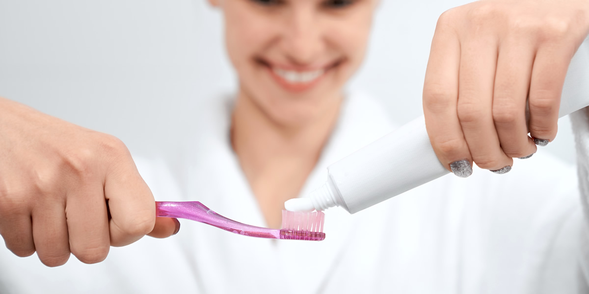 Os #7 Melhores Kits de Clareamento Dental em 2025